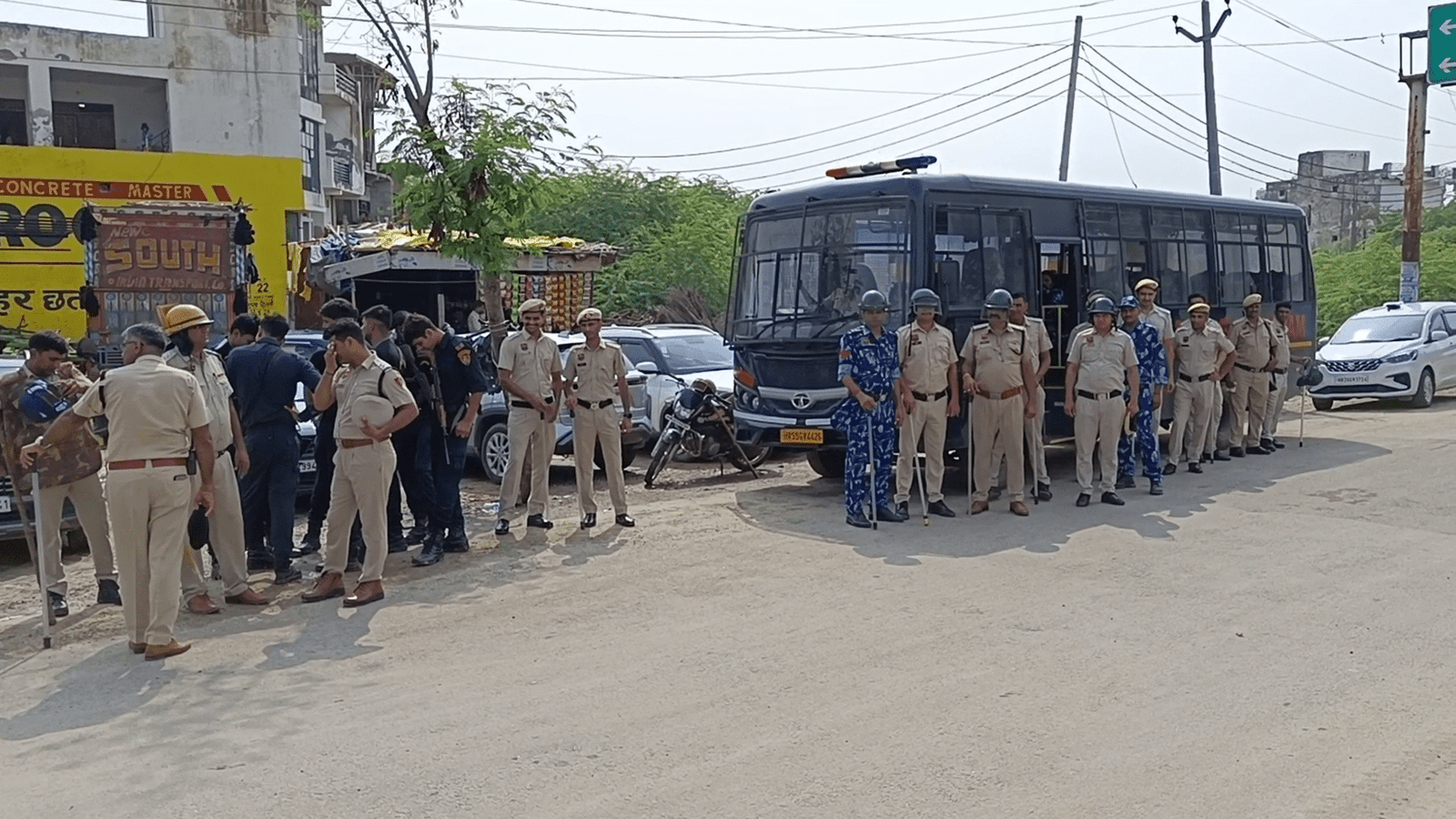 Nuh Brajmandal Yatra Update : इंटरनेट बंद, स्कूल बंद, रोड़ बंद, पूरे ...